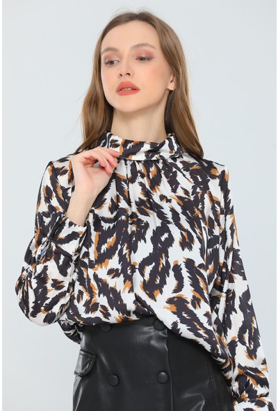 Siyah Kadın Retro Yaka Detaylı Hafif Dökümlü Desenli Saten Bluz