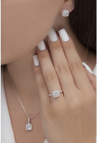 Ateş Gold Zirkon Taşlı Kare Gümüş Takı Seti Ateş Gold Zirkon Taşlı Kare Gümüş Takı Seti