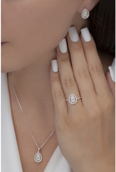 Ateş Gold Baget Taşlı Gümüş Takı Seti Ateş Gold Baget Taşlı Gümüş Takı Seti