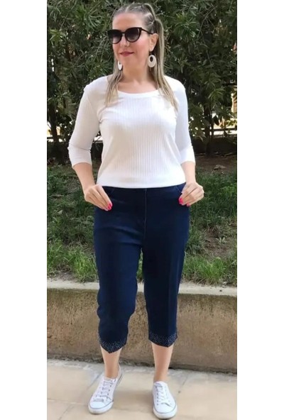 Zy Plus Büyük Beden Lacivert Paçaları Taş Detaylı Kot Kapri Pantolon Zy Plus Büyük Beden Lacivert Paçaları Taş Detaylı Kot Kapri Pantolon