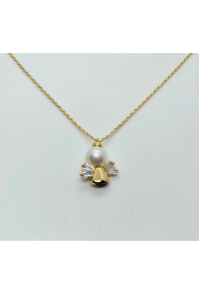 Miika Baget Kanatlı Incili Altın Sarı Kaplama Gümüş Kolye Miika Baget Kanatlı Incili Altın Sarı Kaplama Gümüş Kolye