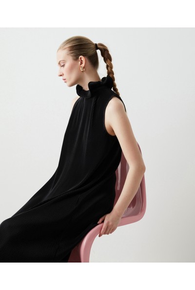Pleat Detailed Dress Pleat Detailed Dress