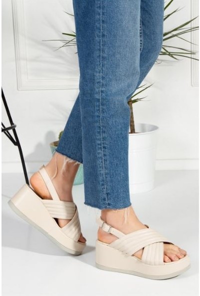 EAyakkabı Avone Krem Cilt Dolgu Topuk Sandalet EAyakkabı Avone Krem Cilt Dolgu Topuk Sandalet