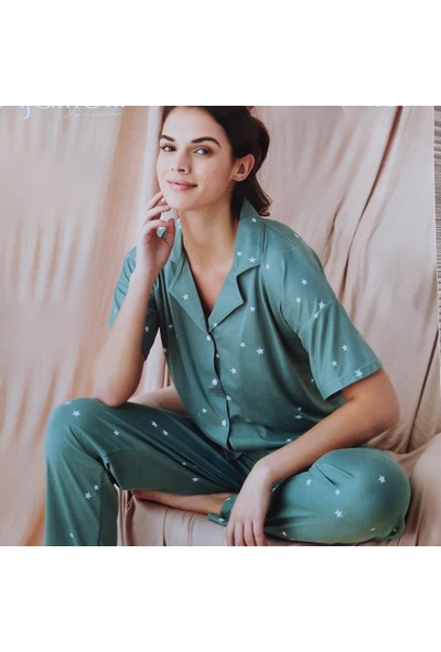 Aydoğan Pijamoni Kadın Yeşil Yıldız Desenli Önden Düğmeli Pijama Takımı Aydoğan Pijamoni Kadın Yeşil Yıldız Desenli Önden Düğmeli Pijama Takımı