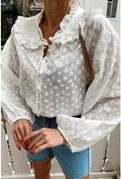 Okyanus Butik Kadın Beyaz Volan Yaka Cobsy Tasarım Gömlek