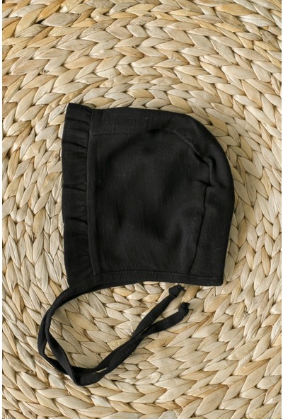 Beyz Baby Şile Bezi Siyah Bebek Bonnet Fırfırlı Müslin Şapka Beyz Baby Şile Bezi Siyah Bebek Bonnet Fırfırlı Müslin Şapka