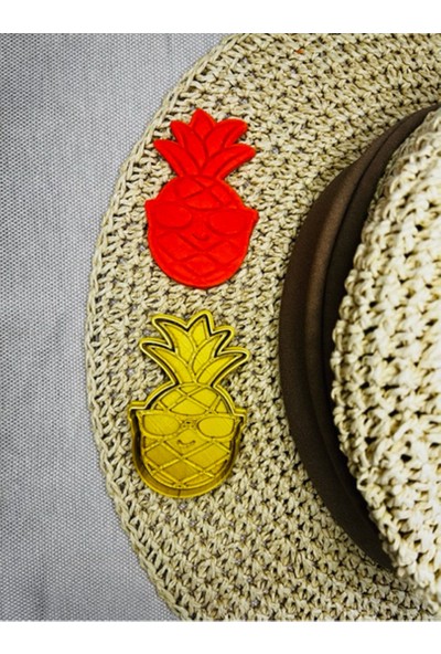 Small Shapes Gözlüklü Ananas Kurabiye Kalıbı ve Hamur Kesici Small Shapes Gözlüklü Ananas Kurabiye Kalıbı ve Hamur Kesici