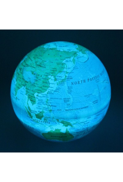 Winter House Kendi Etrafında Otomatik Dönen Işıklı Dünya Küresi Winter House Kendi Etrafında Otomatik Dönen Işıklı Dünya Küresi