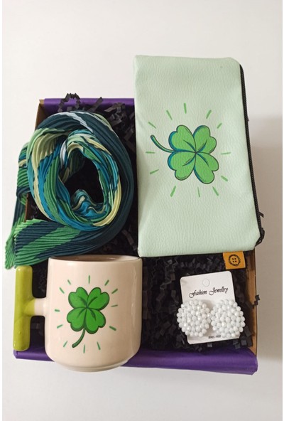 Alanç Anneler Günü, Özel Gün Hediye Seti, Yoncalı El Yapımı T Kupa, Yoncalı Cüzdan, Küpe, Fular