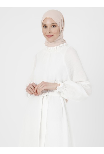 Benin Eteği Volanlı Dokulu Kumaş Elbise - Off White - Benin Benin Eteği Volanlı Dokulu Kumaş Elbise - Off White - Benin