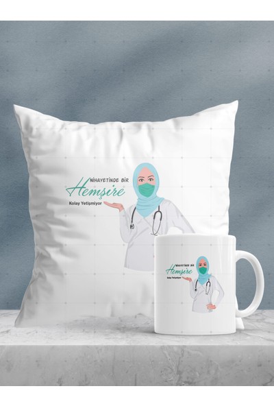 Nihayetinde Bir Hemşire Kolay Yetişmiyor Baskılı Yastık Kupa Set Nihayetinde Bir Hemşire Kolay Yetişmiyor Baskılı Yastık Kupa Set