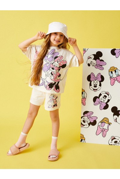Koton Minnie Mouse ve Daisy Duck Baskılı Şort Lisanslı