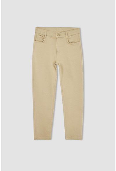 DeFacto Erkek Çocuk Regular Fit Basic Beş Cep Düz Paça Gabardin Pantolon Y4902A622SM DeFacto Erkek Çocuk Regular Fit Basic Beş Cep Düz Paça Gabardin Pantolon Y4902A622SM