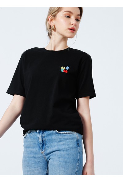 The Socks Company 22SCTS210U-999 Puzzle Bisiklet Yaka Rahat Kalıp Nakışlı Siyah Kadın T-Shirt