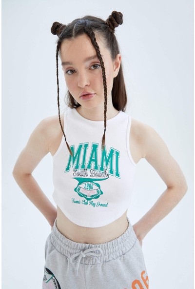 DeFacto Fitted Bisiklet Yaka Baskılı Kaşkorse ATLET Y2858AZ22HS