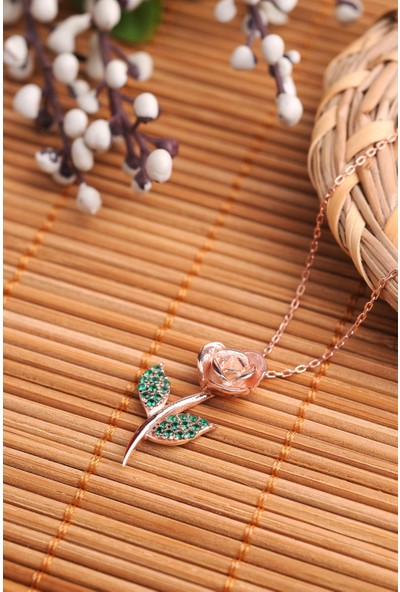 Encili Silver 925 Ayar Gümüş Yeşil Taşlı Rose Renk Gül Model Kadın Kolye Encili Silver 925 Ayar Gümüş Yeşil Taşlı Rose Renk Gül Model Kadın Kolye