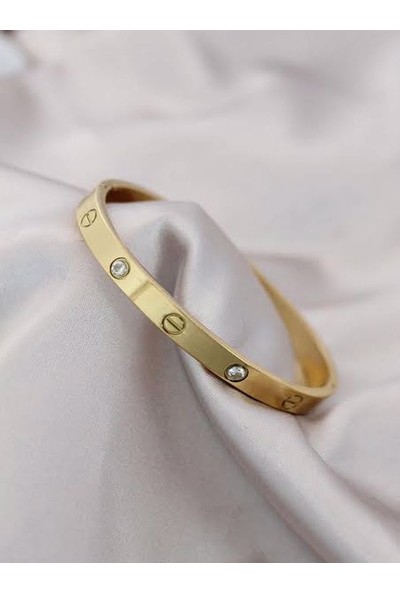 Saccuro Çelik Altın Kaplama Zirkon Taşlı Cartier Bileklik Gold Saccuro Çelik Altın Kaplama Zirkon Taşlı Cartier Bileklik Gold