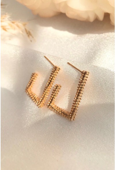 Saccuro Altın Kaplama Tırtıklı Model Küpe Saccuro Altın Kaplama Tırtıklı Model Küpe