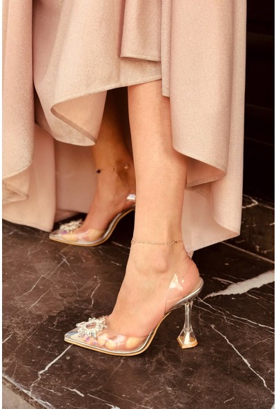 Laminta Sunset Silver Şeffaf Taşlı Topuklu Ayakkabı Laminta Sunset Silver Şeffaf Taşlı Topuklu Ayakkabı