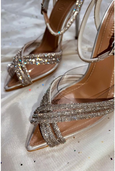 Laminta Lady Şeffaf Çapraz Taşlı Kadın Topuklu