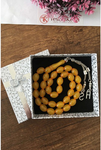 Tesbihkenti Kişiye Özel Harf Uçlu Toz Kehribar Tesbih Tesbihkenti Kişiye Özel Harf Uçlu Toz Kehribar Tesbih