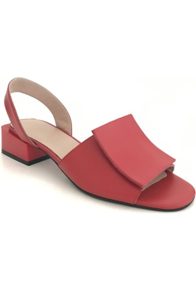 İzland Shoes Kadın Kırmızı Kare Fiyonklu Şık Sandalet