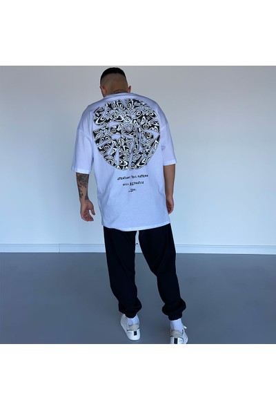 Freemuar Sırt Yuvarlak Baskılı Beyaz T-Shirt