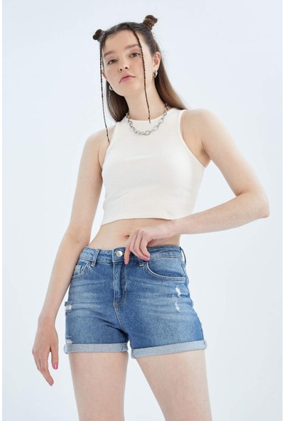 DeFacto Wanna Yırtık Detaylı Katlamalı Paça Yıkamalı Jean Mini Şort X3506AZ22SM DeFacto Wanna Yırtık Detaylı Katlamalı Paça Yıkamalı Jean Mini Şort X3506AZ22SM
