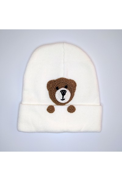 Woody Cord Beyaz Triko Bere Üzerine El Örgüsü Ayıcık Figürü