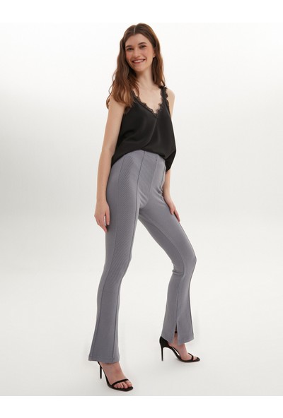 Faik Sönmez Dokulu Kumaştan Bol Paça Tayt 64422 Faik Sönmez Dokulu Kumaştan Bol Paça Tayt 64422