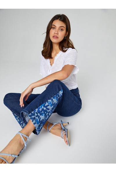Faik Sönmez Desenli Kumaş Garnili Flare Paça Jean Pantolon 64605 Faik Sönmez Desenli Kumaş Garnili Flare Paça Jean Pantolon 64605