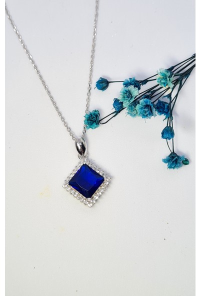 Swelynn Kare Şekilli 925 Ayar Gümüş Kadın Kolye