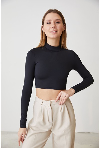 Miostil Dik Yaka Crop-Siyah Miostil Dik Yaka Crop-Siyah