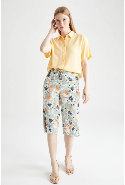 DeFacto Tropik Desenli Beli Lastikli Kapri I6823AZ22SM DeFacto Tropik Desenli Beli Lastikli Kapri I6823AZ22SM