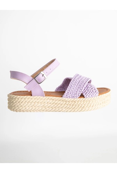 Çapraz Bantlı Örgülü Sandalet