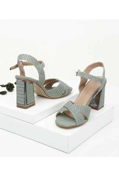 Gönderi(R) Gön Topuklu Bilek Bağlı Kadın Sandalet 35211 Gönderi(R) Gön Topuklu Bilek Bağlı Kadın Sandalet 35211