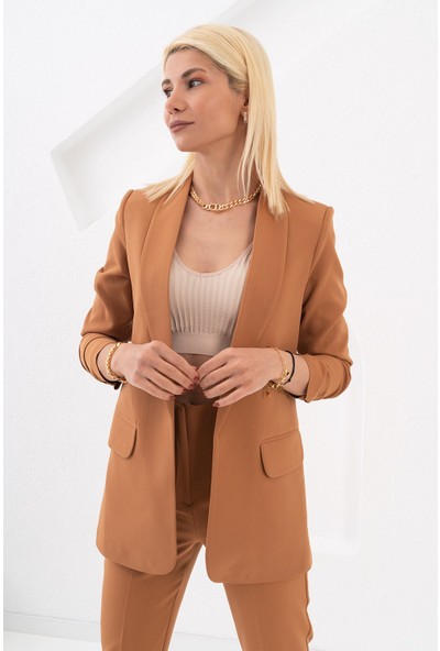 Hayal Kadın Karamel Koları Büzgülü Uzun Ceket Hayal Kadın Karamel Koları Büzgülü Uzun Ceket