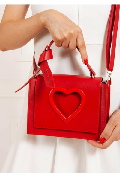 Defnella Kadın Kalpli Mıknatıs Kapaklı El ve Omuz Çantası Defnella Kadın Kalpli Mıknatıs Kapaklı El ve Omuz Çantası