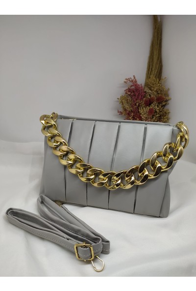 SC Ciyt Of Woman Zincir Detaylı Pileli Gri Çanta SC Ciyt Of Woman Zincir Detaylı Pileli Gri Çanta
