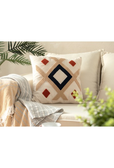 Tina Punch Nakışlı Kırlent Kılıfı 45X45 cm Naturel Tina Punch Nakışlı Kırlent Kılıfı 45X45 cm Naturel