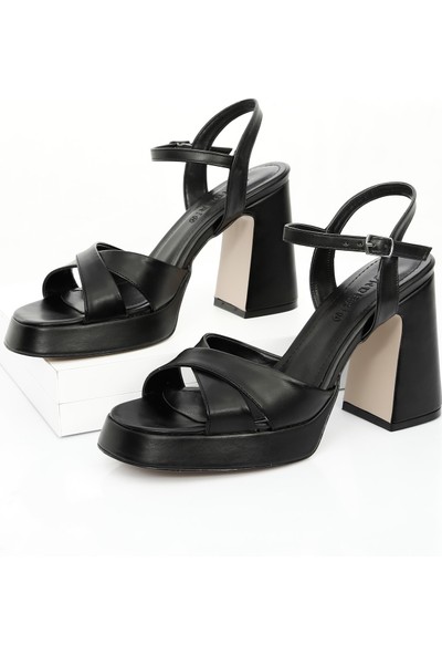 Gönderi(R) Gön Kalın Ökçeli Platformlu Bantlı Kadın Sandalet 35110