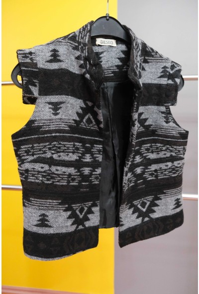 DESEO BOUTIQUE Kadın Siyah Renk Etnik Desenli Belde Kısa Ceket DESEO BOUTIQUE Kadın Siyah Renk Etnik Desenli Belde Kısa Ceket