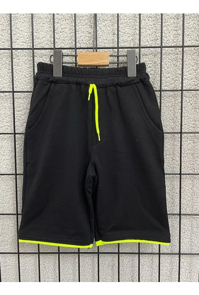 Cepli Paçası Şerit Detaylı Erkek Çocuk Şort