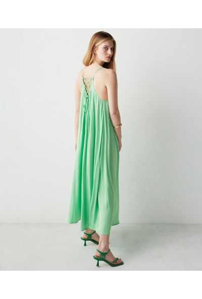İpekyol Sırt Dekolteli Elbise
