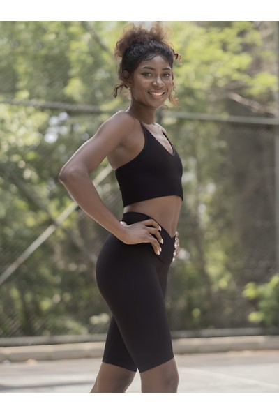 SB Collection Siyah Çapraz Bel Detaylı Toparlayıcı Fitilli Şort Tayt SB Collection Siyah Çapraz Bel Detaylı Toparlayıcı Fitilli Şort Tayt
