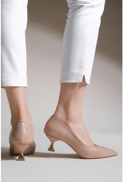 Marjin Kadın Stiletto Ayna Ökçe Sivri Burun Topuklu Ayakkabı Demure Marjin Kadın Stiletto Ayna Ökçe Sivri Burun Topuklu Ayakkabı Demure