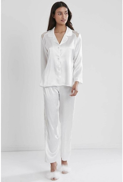 Pierre Cardin Kadın Sırtı Dantel Saten Pijama Takımı 1438 Ekru Pierre Cardin Kadın Sırtı Dantel Saten Pijama Takımı 1438 Ekru