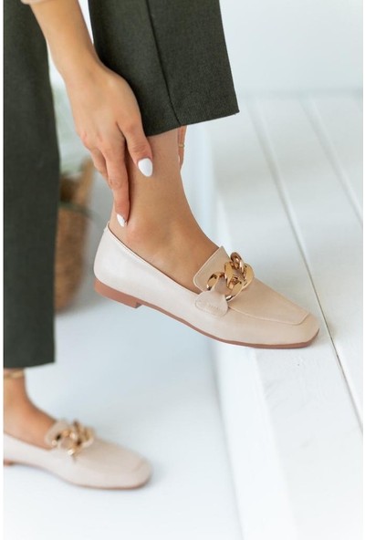 Kadın Mat Siyah Babet Zincir Detaylı