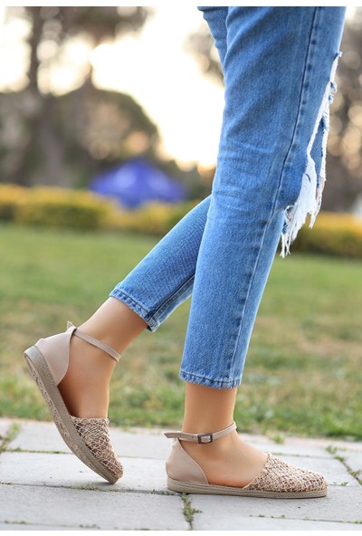 Kstar Gold Örgülü Sandalet