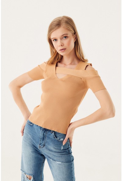 FullaModa Omuz Bantlı Fitilli Triko Bluz FullaModa Omuz Bantlı Fitilli Triko Bluz